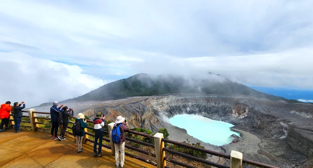 One day tours in Costa Rica -Visit Volcanoes, Beaches, Rainforest